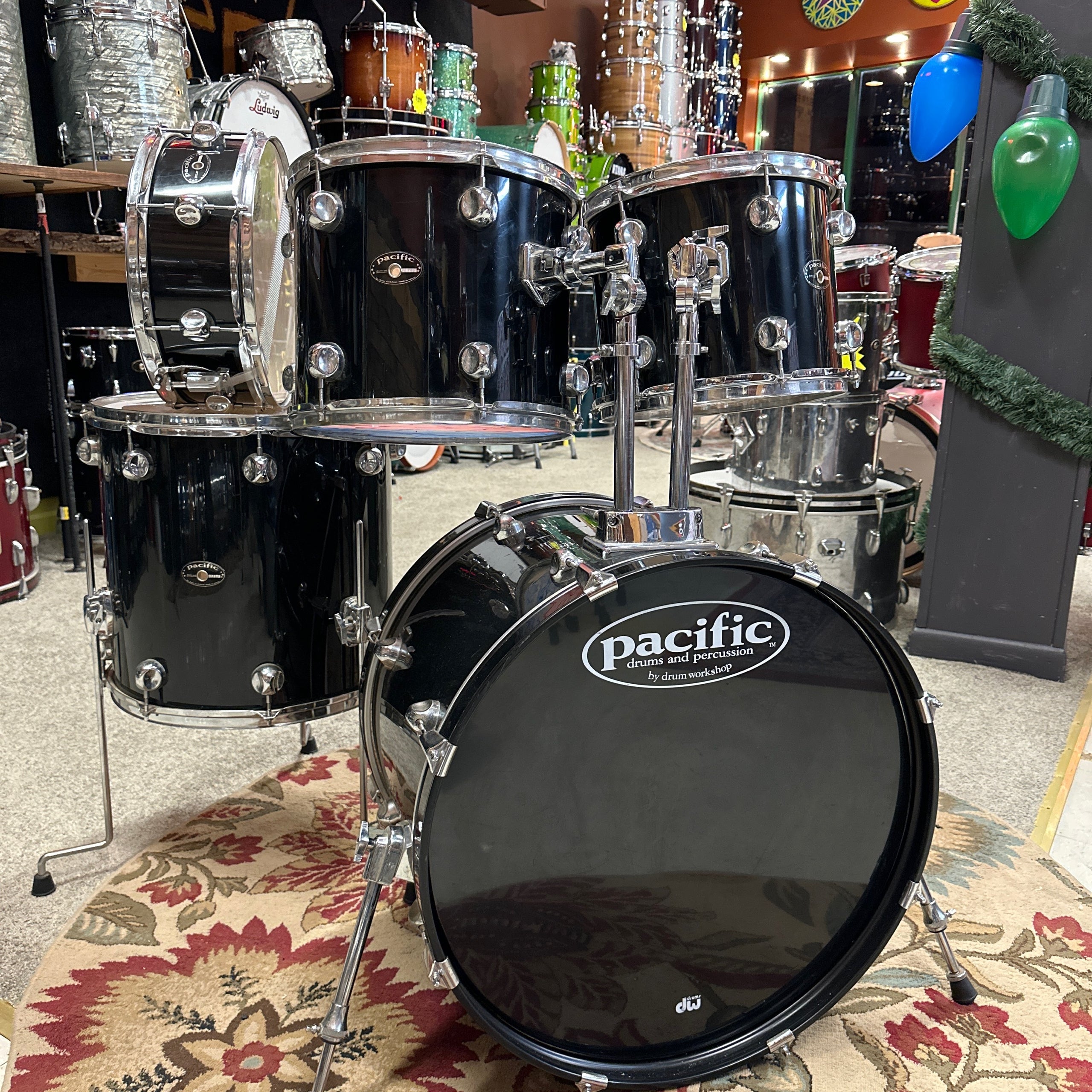 Pacific Drums and Percussion (PDP) 12/13/16/22 Drum Set + 14” Snare ...